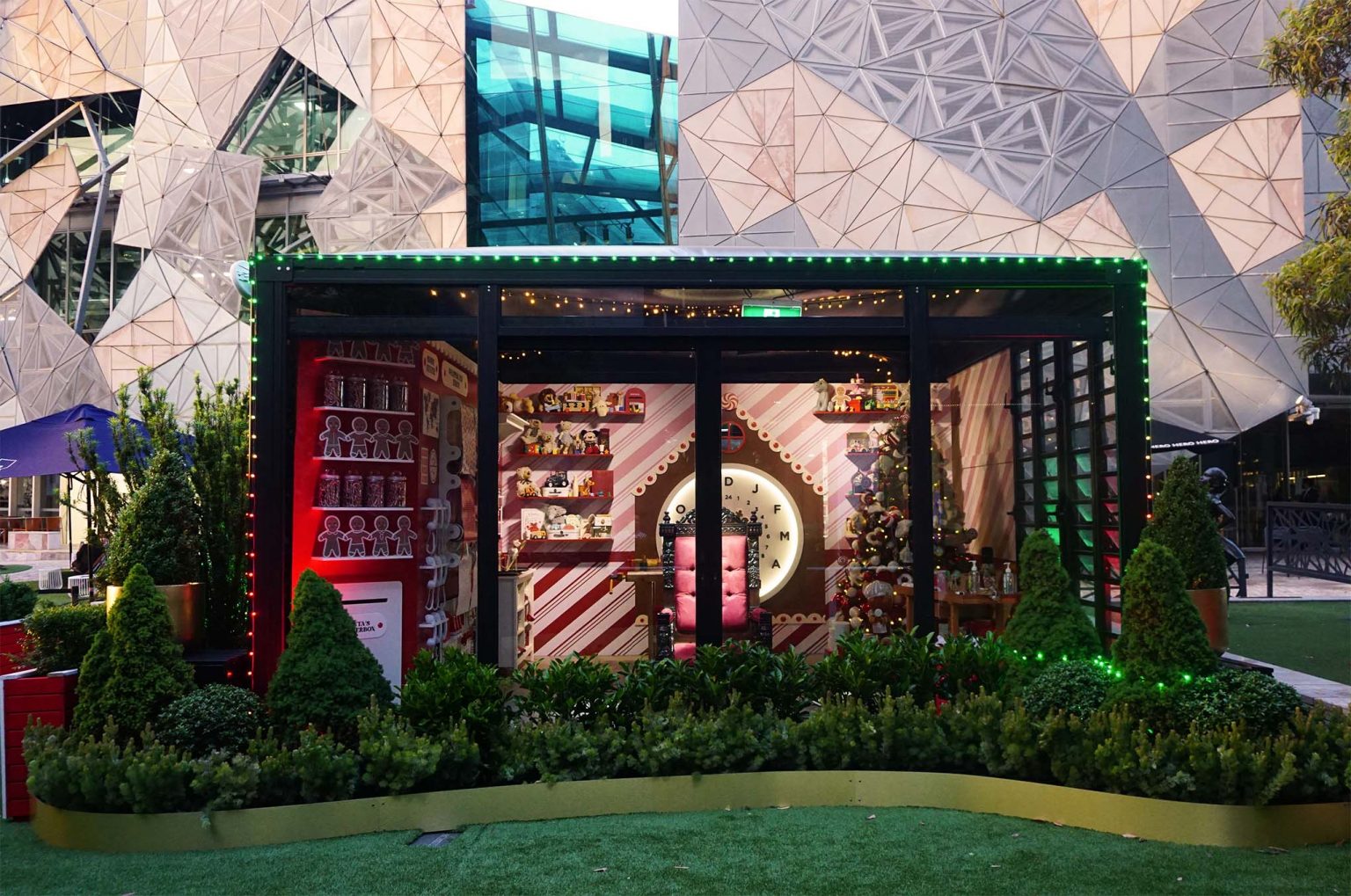 Where to See Melbourne Christmas Lights & Decorations | TOT: HOT OR NOT
